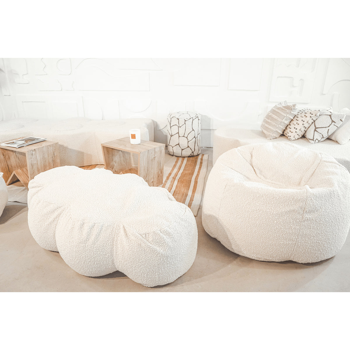 Cloud pouf in boucle wool white/cream – MXHOME